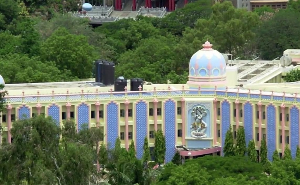 Puttaparthi Prasanthi Nilayam: Importance, Timings, and History - Hindutone